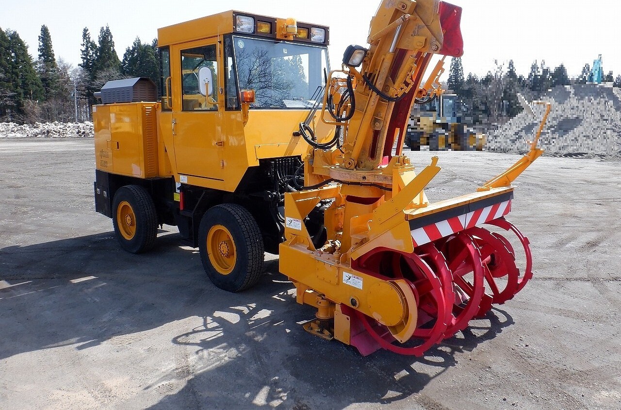 新潟トランシス NR83 | ロータリー除雪車・タイヤショベル・グレーダー・除雪トラック・重機・建機の買取,中古販売,機械レンタル